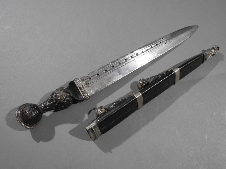 Victorian Royal Scots Officer’s Dirk – Michael D Long Ltd | Antique ...
